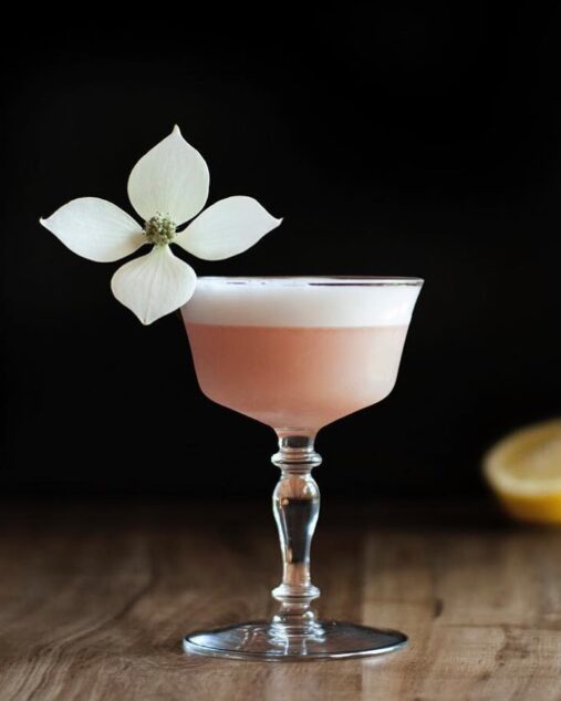 Ultimate Guide to Edible Flowers for Cocktails - Moody Mixologist