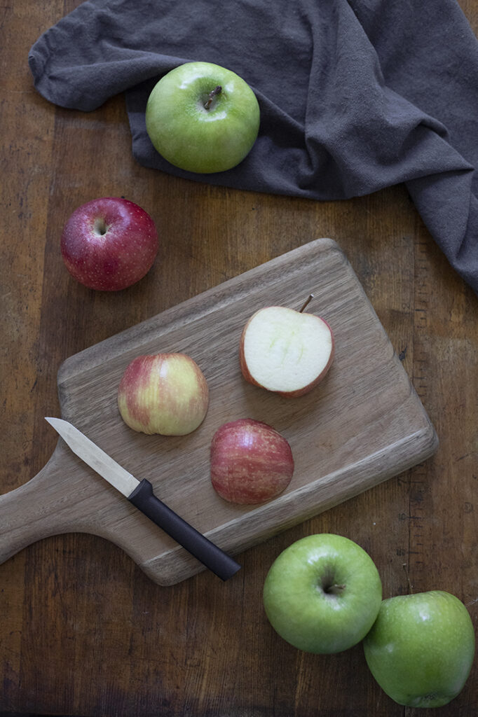5 Easy (and Beautiful) Cocktail Garnishes - Moody Mixologist