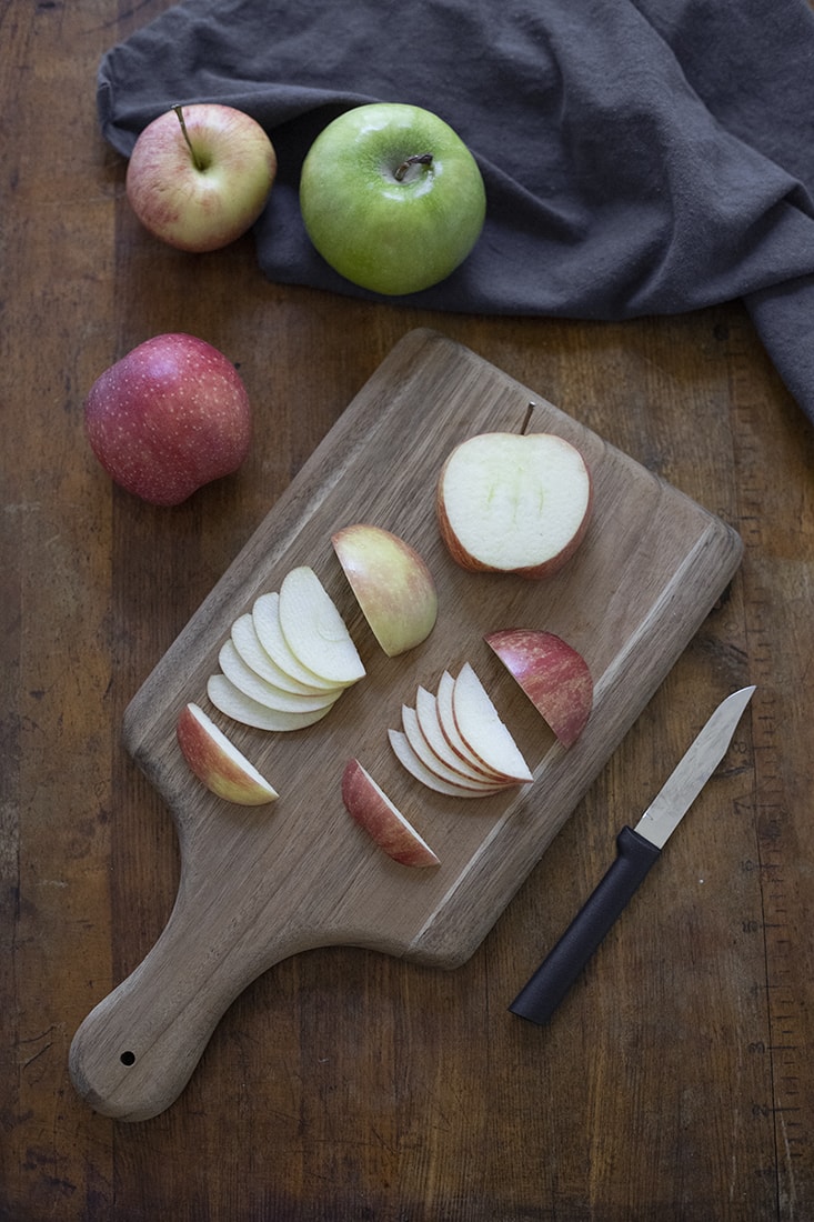 5 Easy (and Beautiful) Cocktail Garnishes - Moody Mixologist