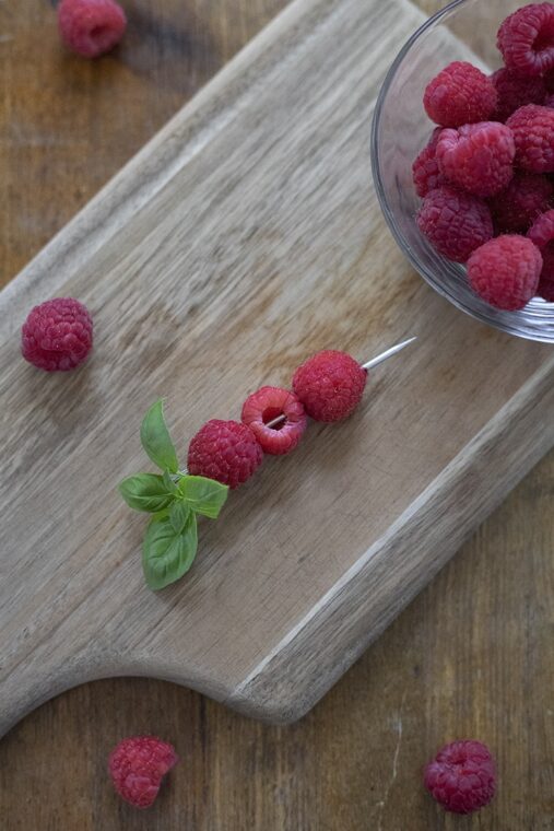 5 Easy (and Beautiful) Cocktail Garnishes - Moody Mixologist