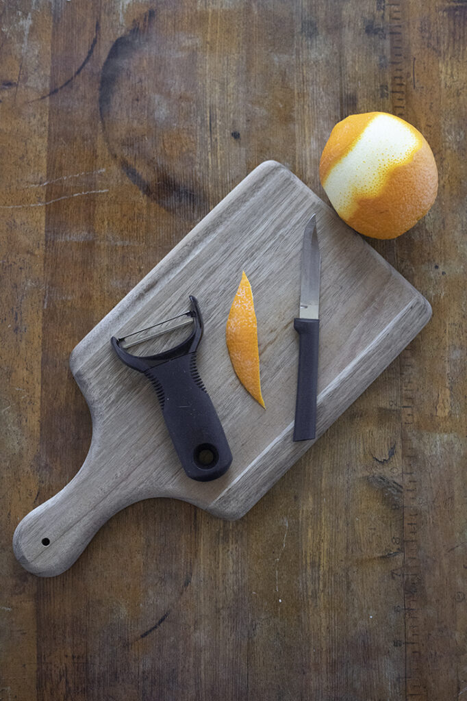 5 Easy (and Beautiful) Cocktail Garnishes - Moody Mixologist