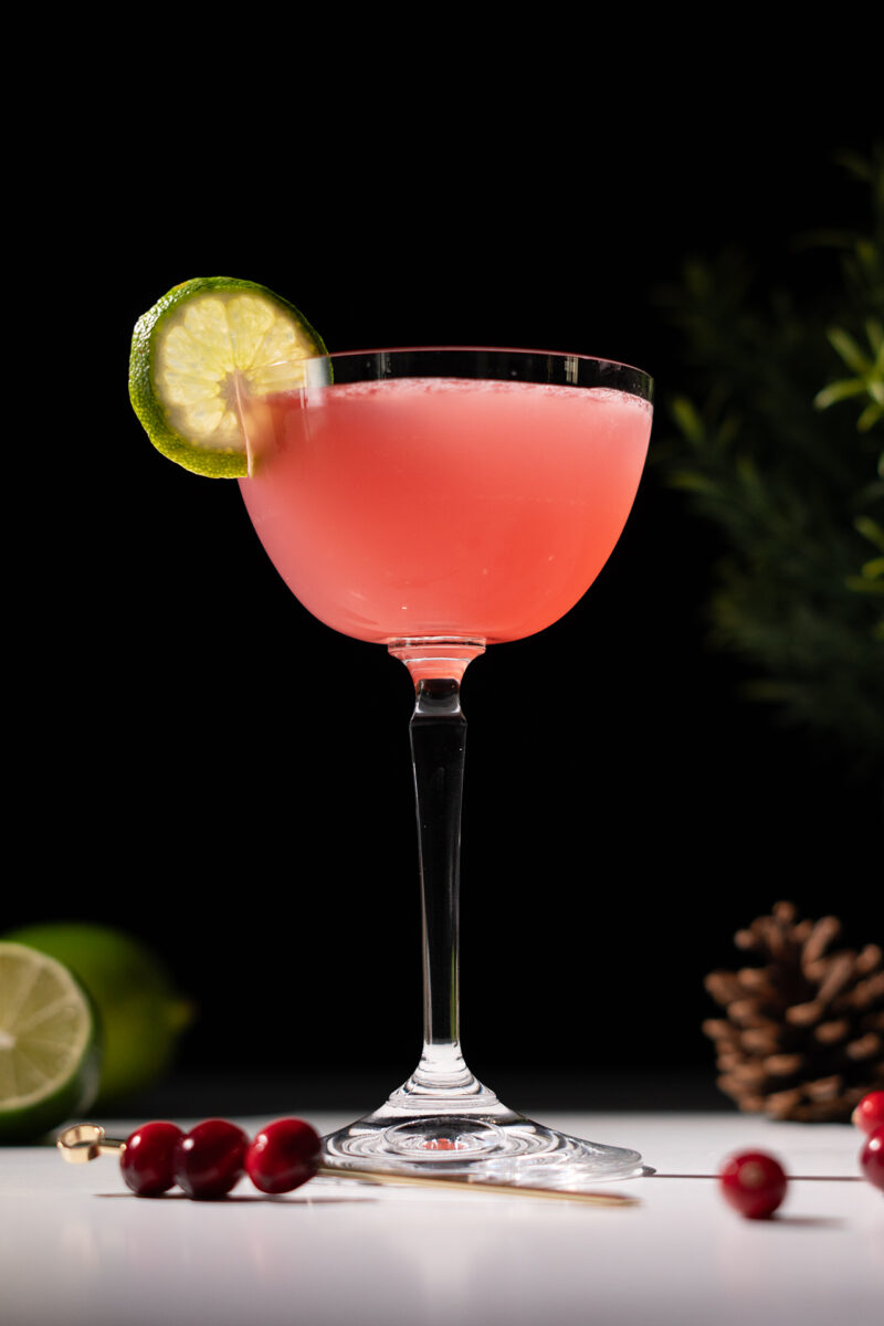 How to Make a Perfect Cosmopolitan Cocktail - Moody Mixologist